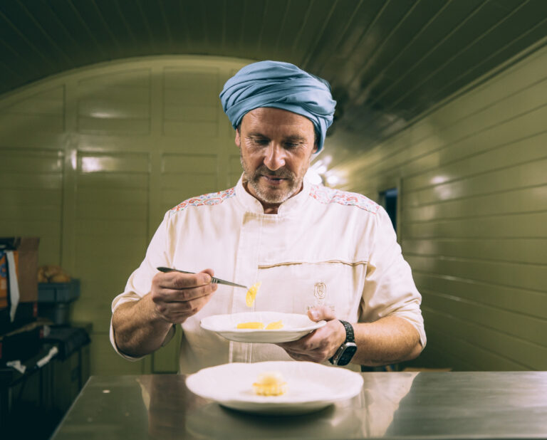 Comboio Presidencial by Chakall - Embarque numa viagem inesquecível